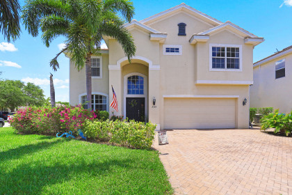 Natalie Stout | LaCasaTour - Real Estate Marketing