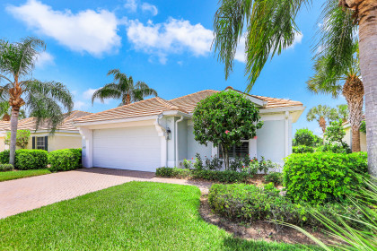 Natalie Stout | LaCasaTour - Real Estate Marketing