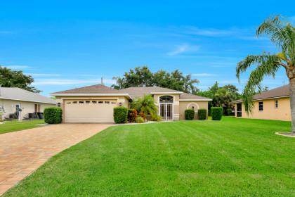 Natalie Stout | LaCasaTour - Real Estate Marketing